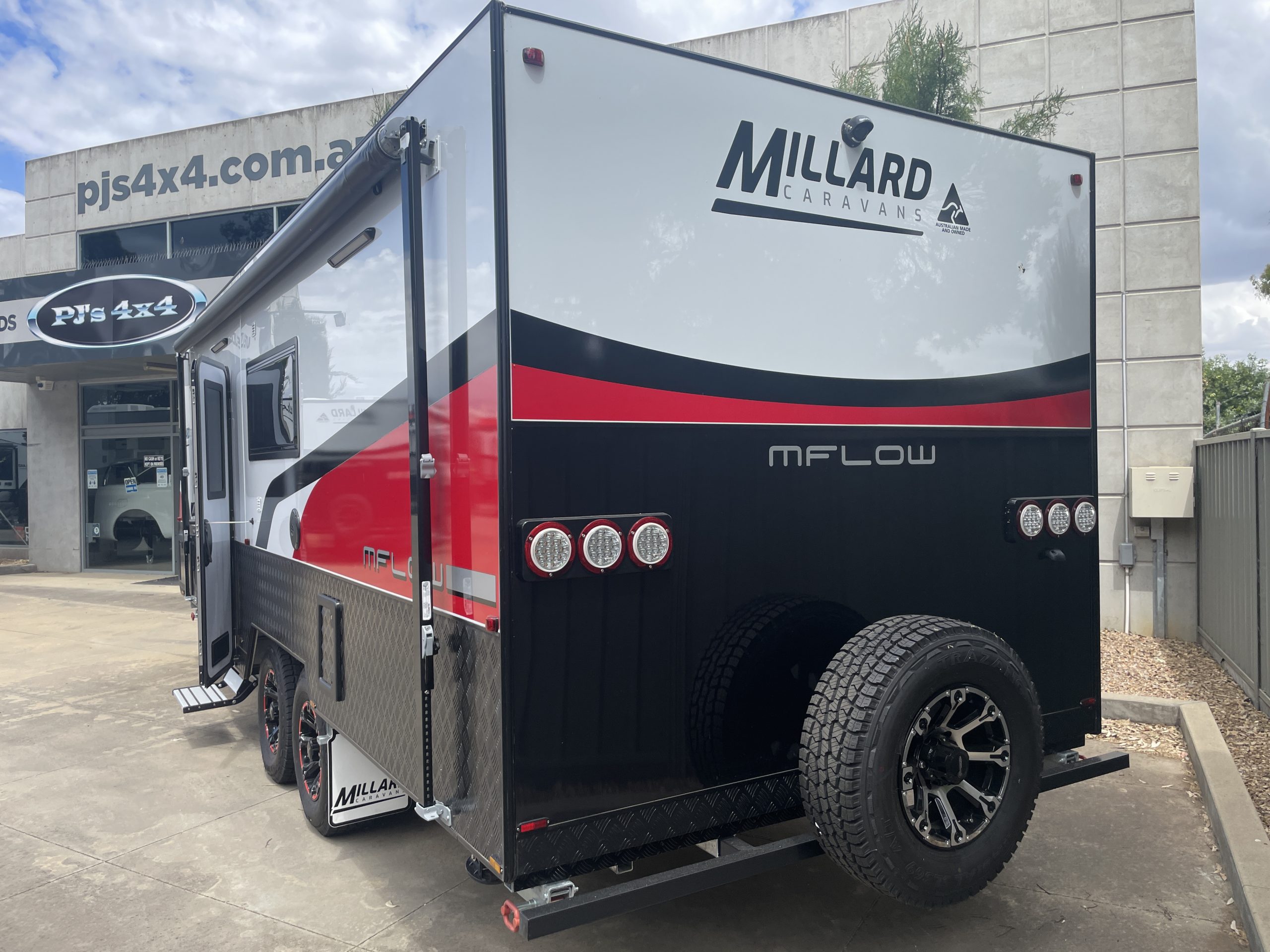 2022 MILLARD MFLOW 22' DOUBLE BUNK - donway