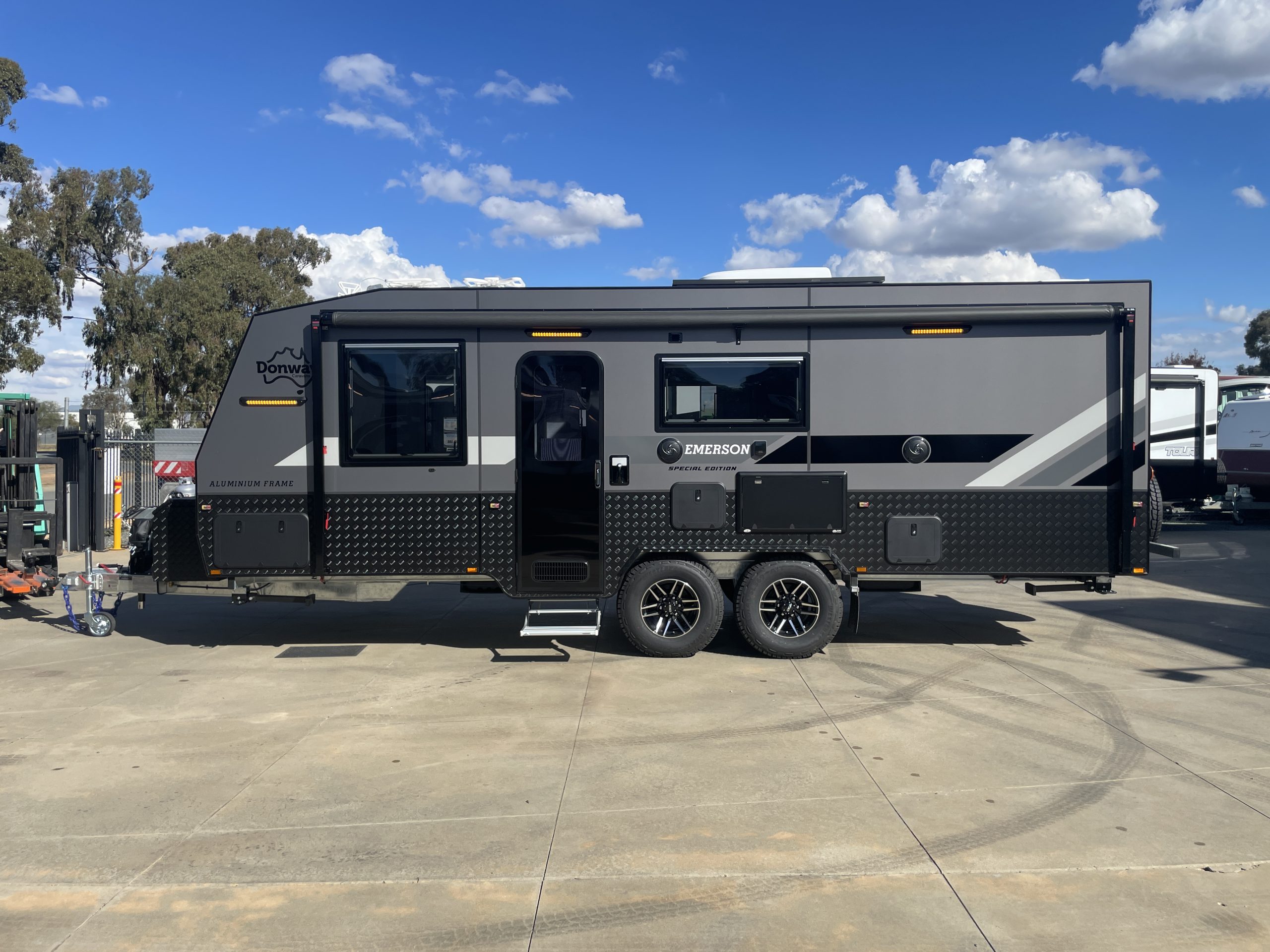 2024 DONWAY EMERSON 22’6 DOUBLE BUNK 'SPECIAL EDITION' - donway