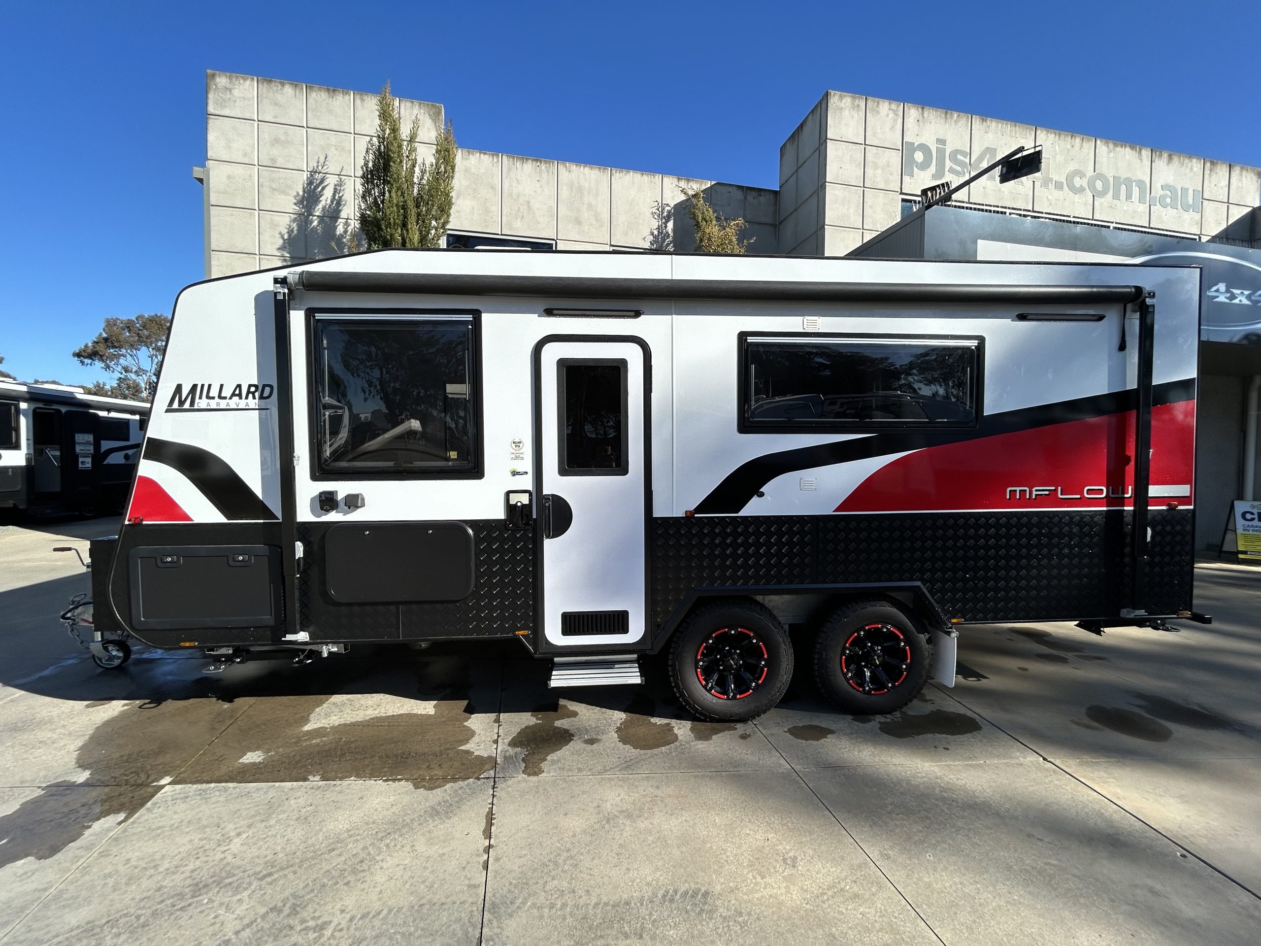 2022 MILLARD MFLOW 19’6 CD - donway
