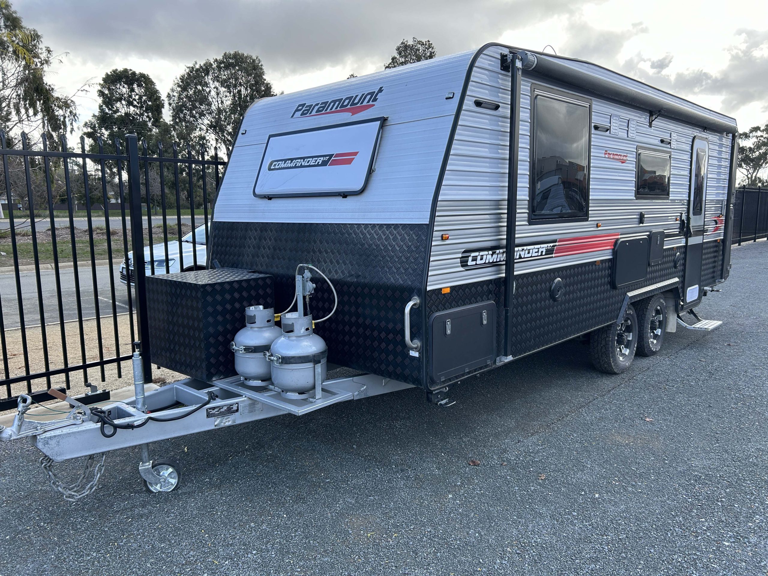 2017 PARAMOUNT COMMANDER XT 21’ RD - donway